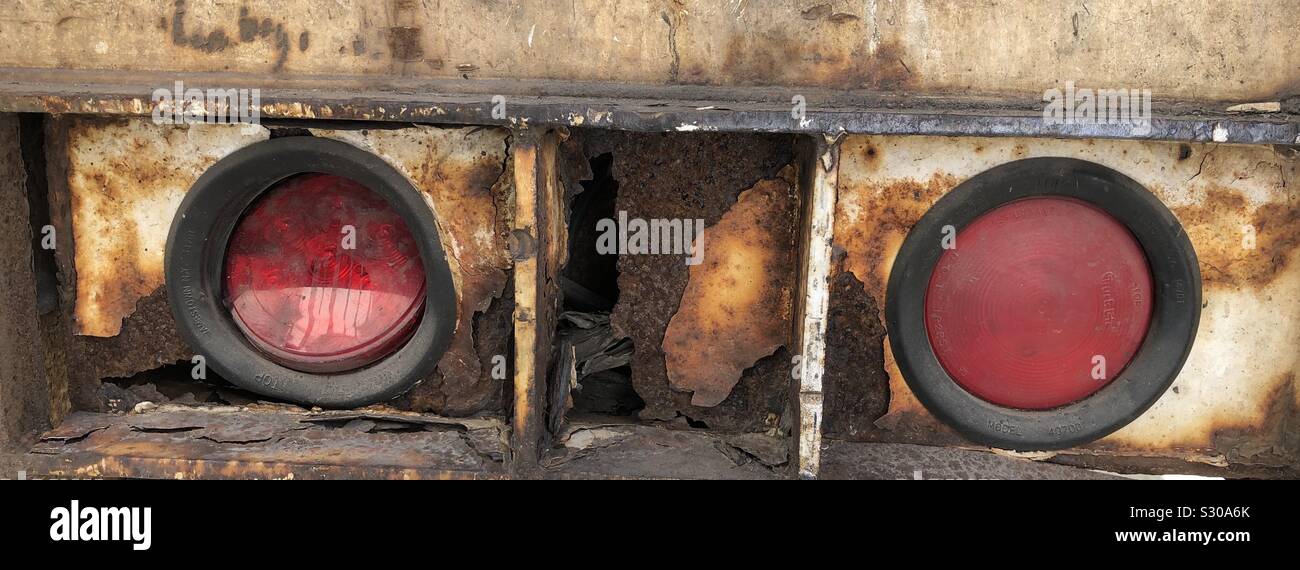 Semi truck lights on hi-res stock photography and images - Alamy