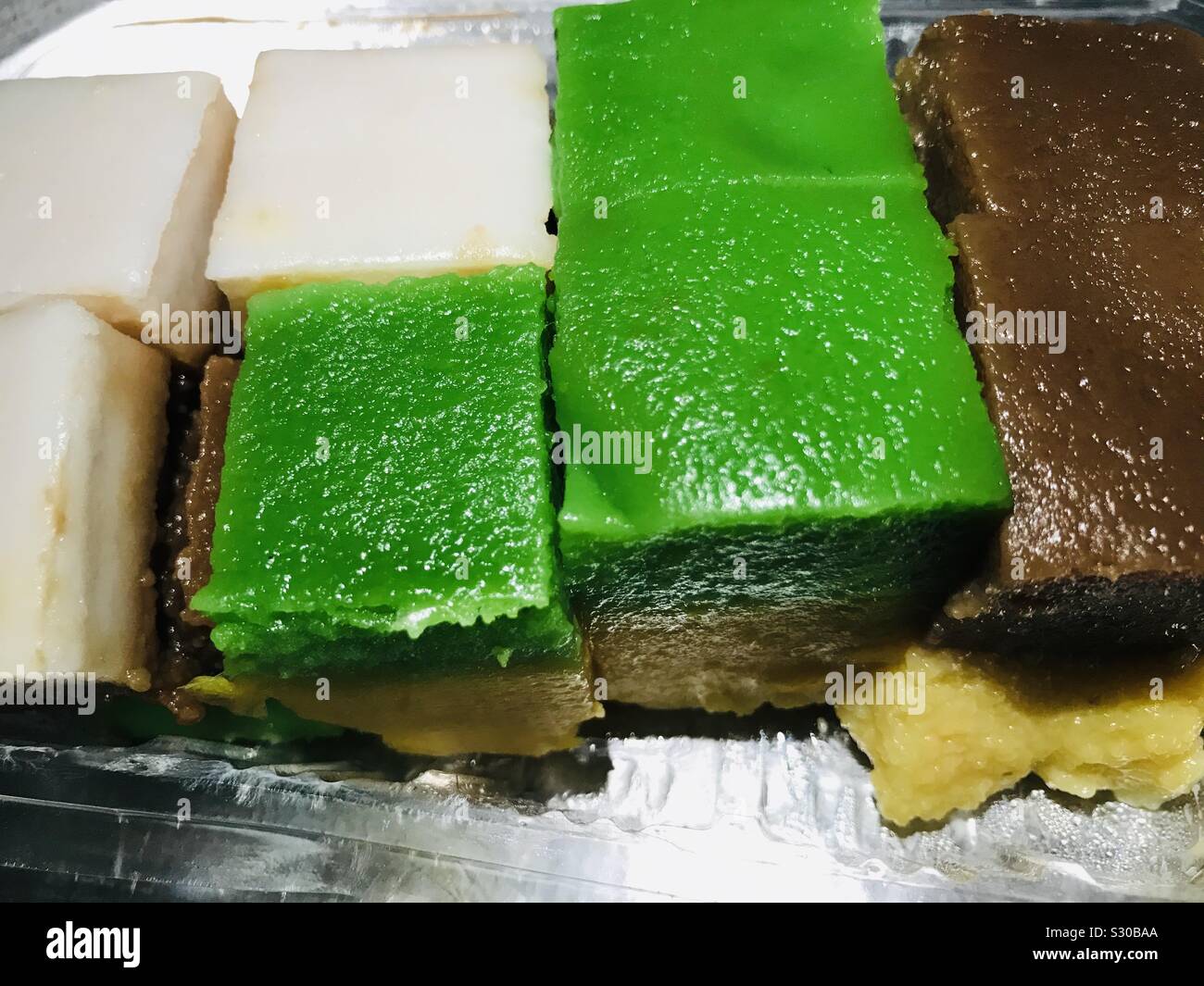Kuih melaka hi-res stock photography and images - Alamy