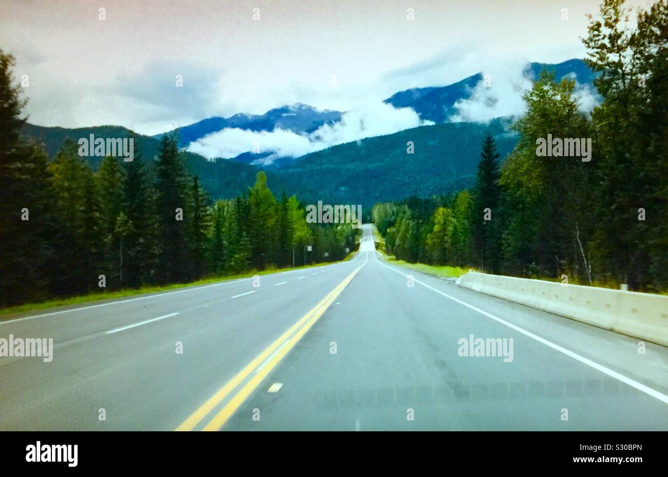 The Canadian Rockies, transcanada highway, Yoho National Park, British ...