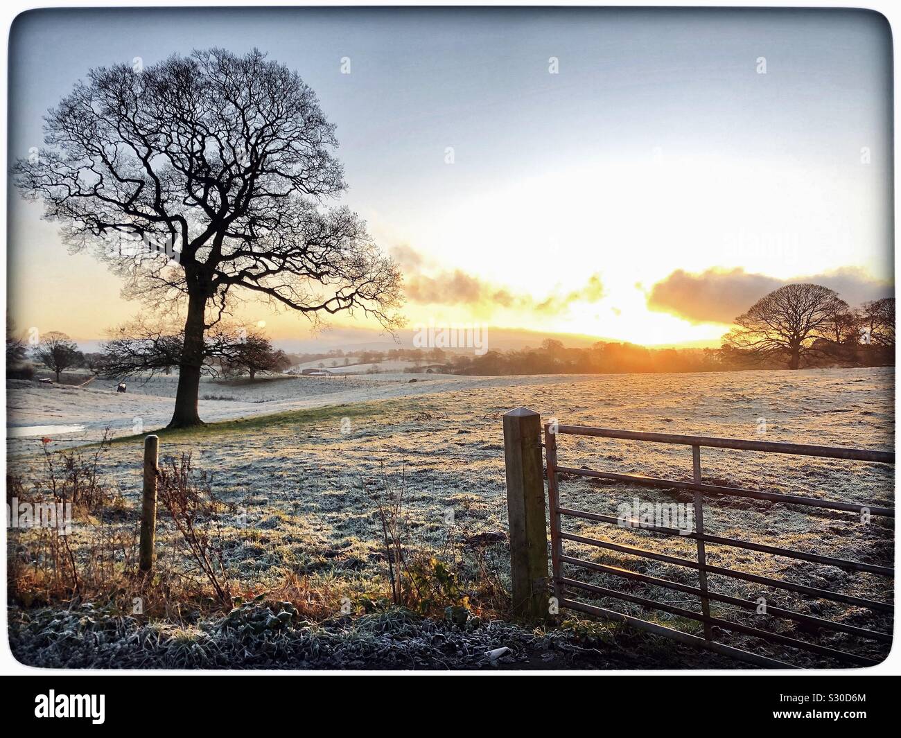 Weather sunrise hi-res stock photography and images - Alamy