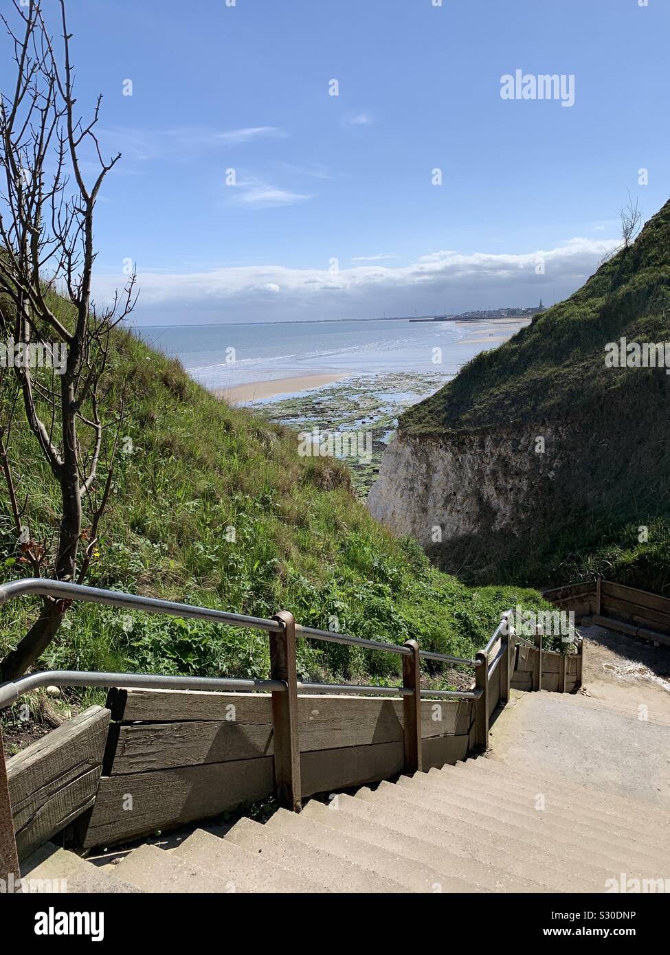 Path sky hi-res stock photography and images - Alamy