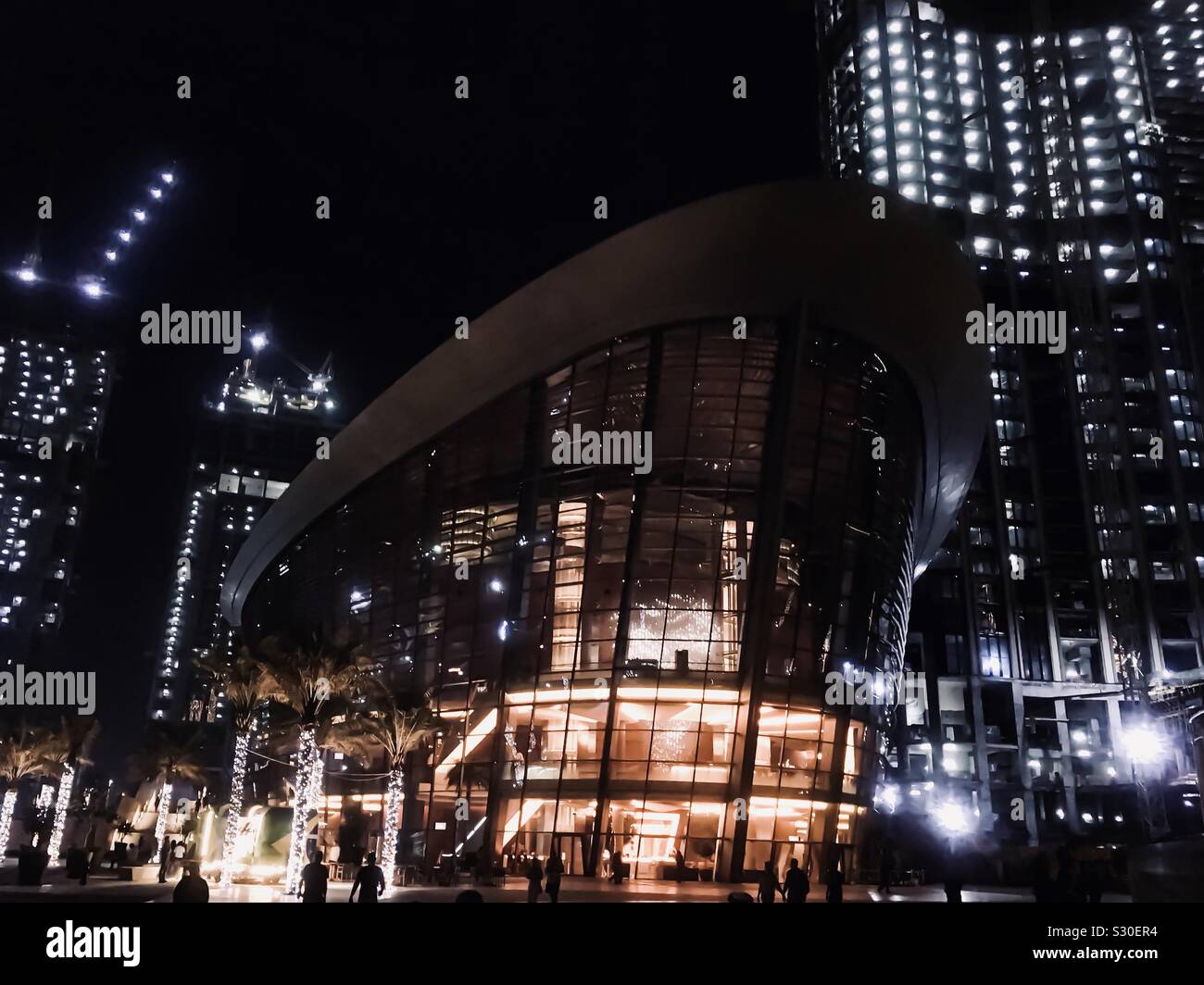 Dubai opera house hi-res stock photography and images - Alamy