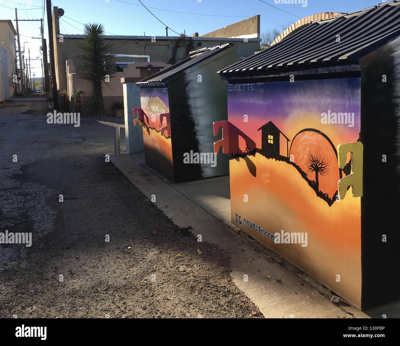 Painted dumpster hi-res stock photography and images - Alamy