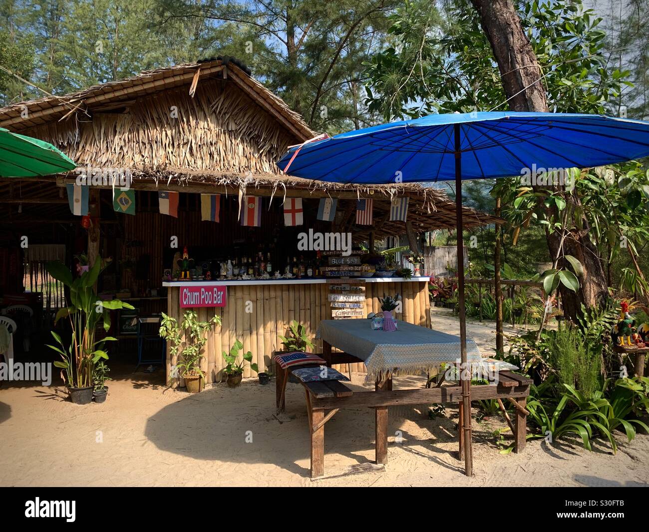 Beach bar thailand hi-res stock photography and images - Alamy