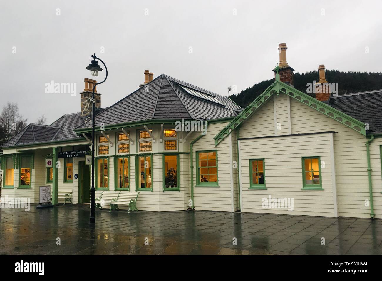 Ballater station hi-res stock photography and images - Alamy