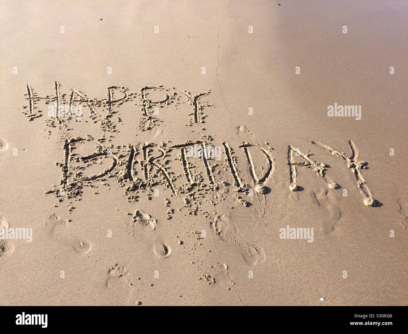 Happy birthday writing hi-res stock photography and images - Alamy