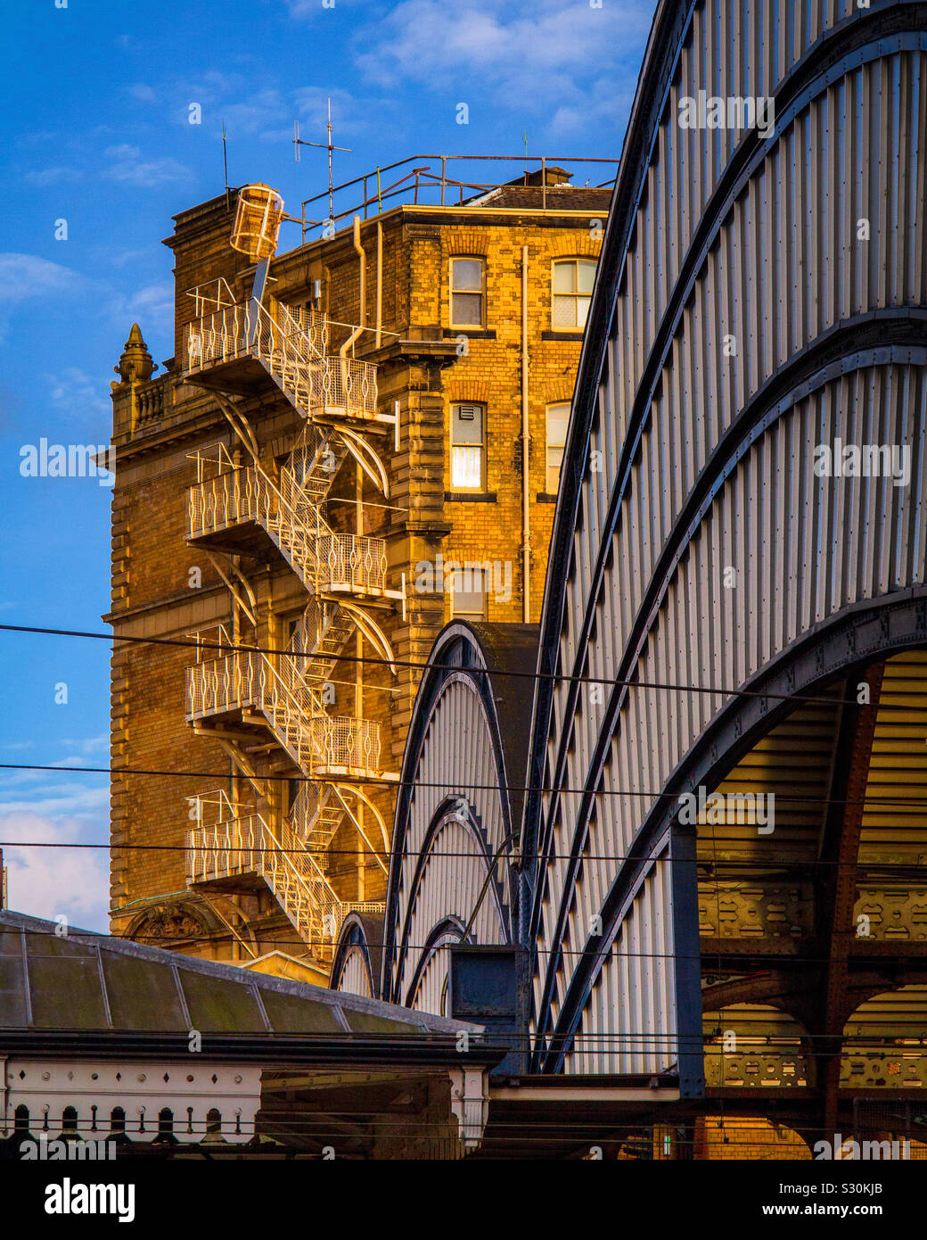 York railway station hi-res stock photography and images - Alamy