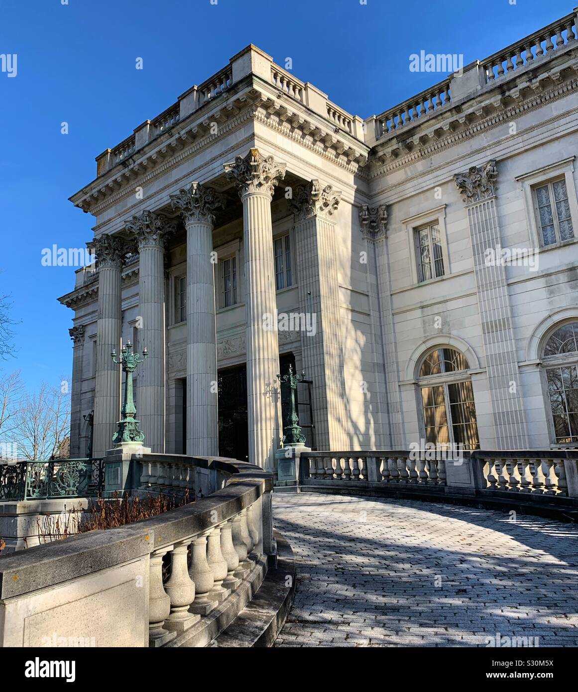 Newport marble house mansion hi-res stock photography and images - Alamy