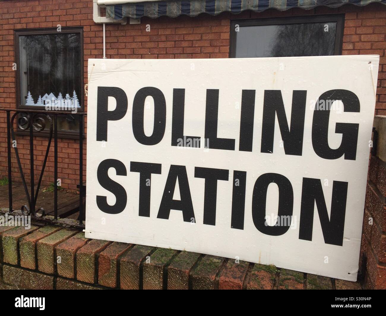 Social polling hi-res stock photography and images - Alamy