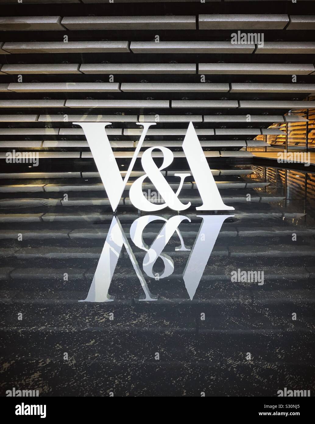 Dundee Sign High Resolution Stock Photography and Images - Alamy