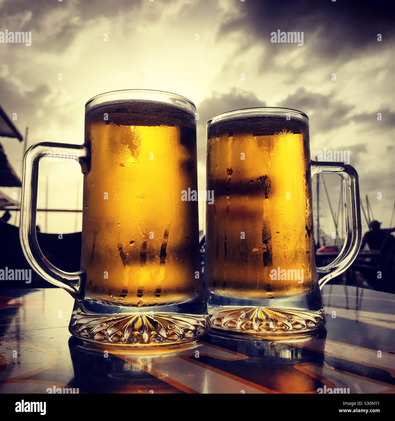 Beer glasses color hi-res stock photography and images - Alamy