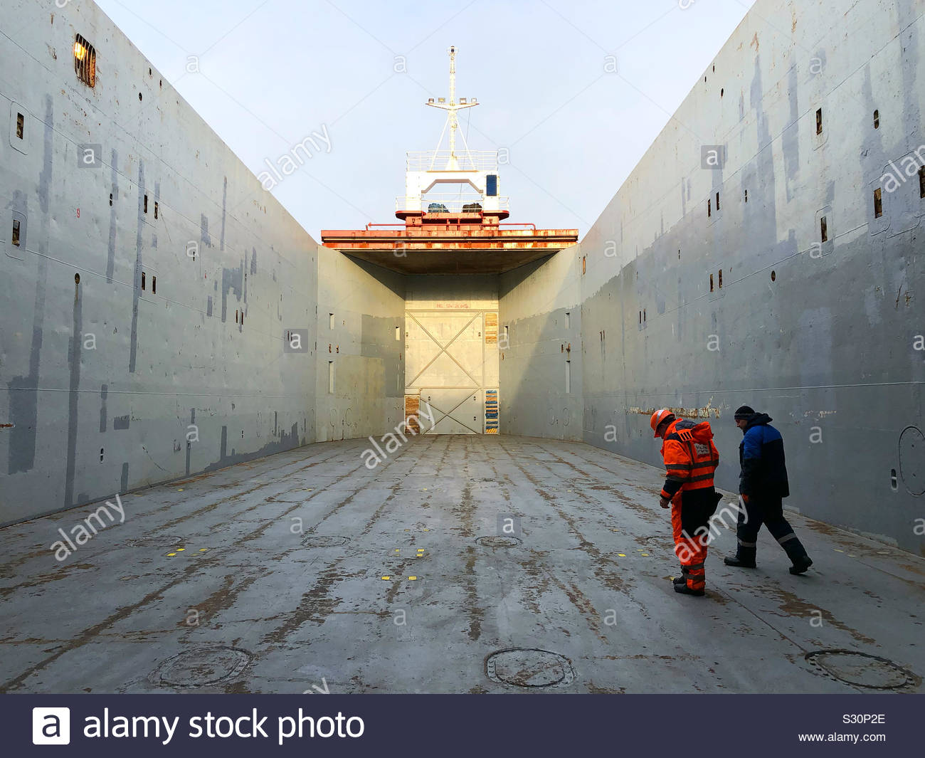 Cargo Hatch Stock Photos & Cargo Hatch Stock Images - Alamy