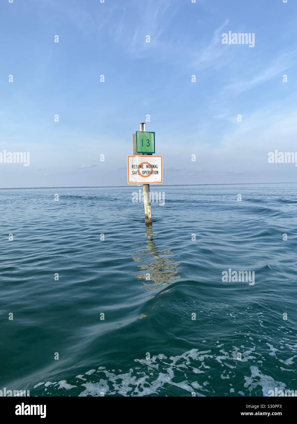 Water safety signs hi-res stock photography and images - Alamy