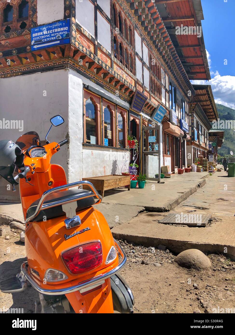 Bhutan street hi-res stock photography and images - Alamy