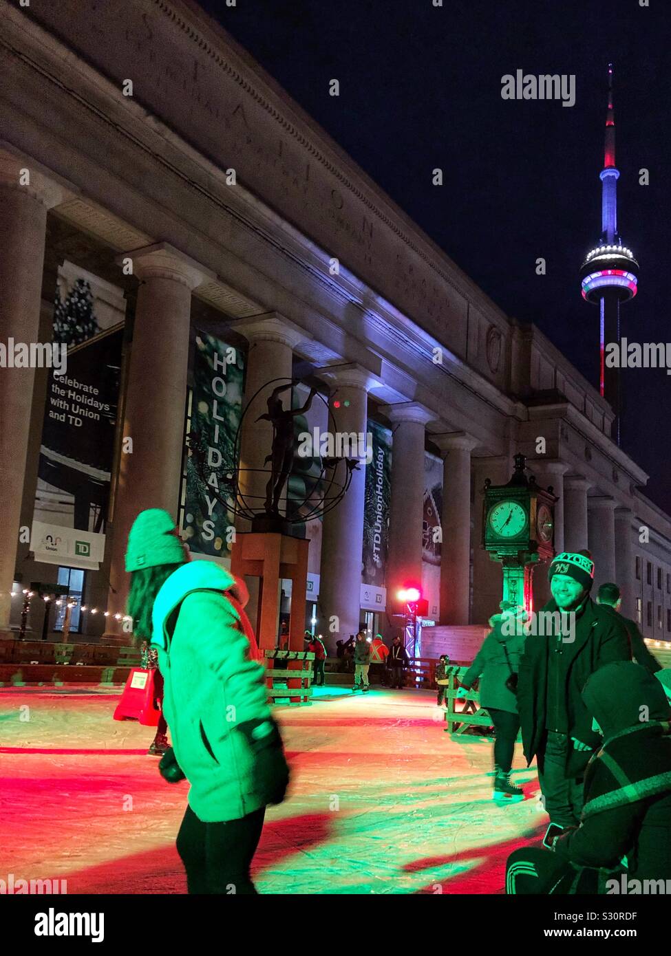 Outside union station hi-res stock photography and images - Alamy
