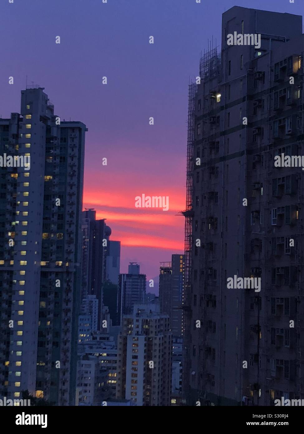 Hk sunset hi-res stock photography and images - Alamy