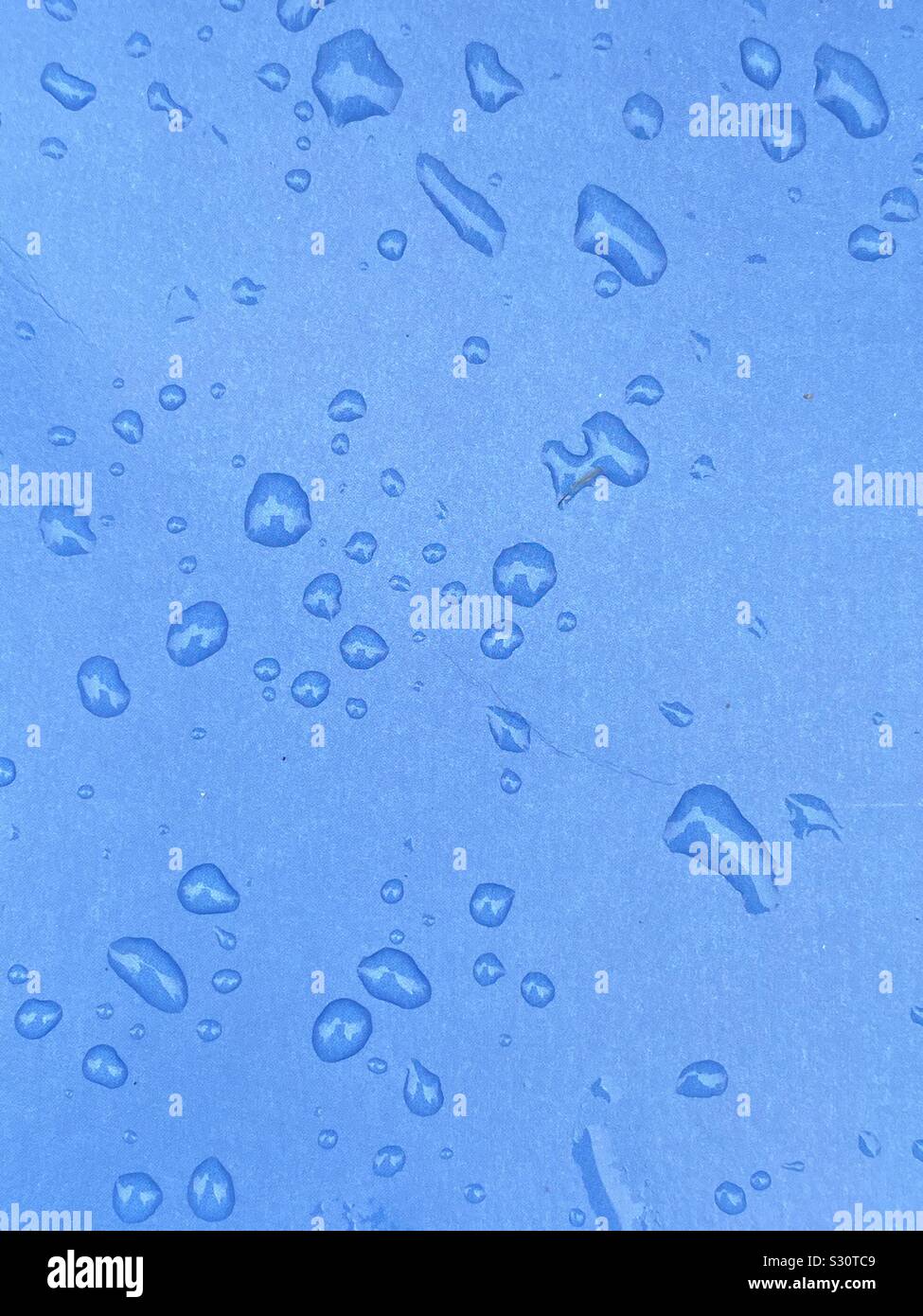 Raindrops background hi-res stock photography and images - Alamy
