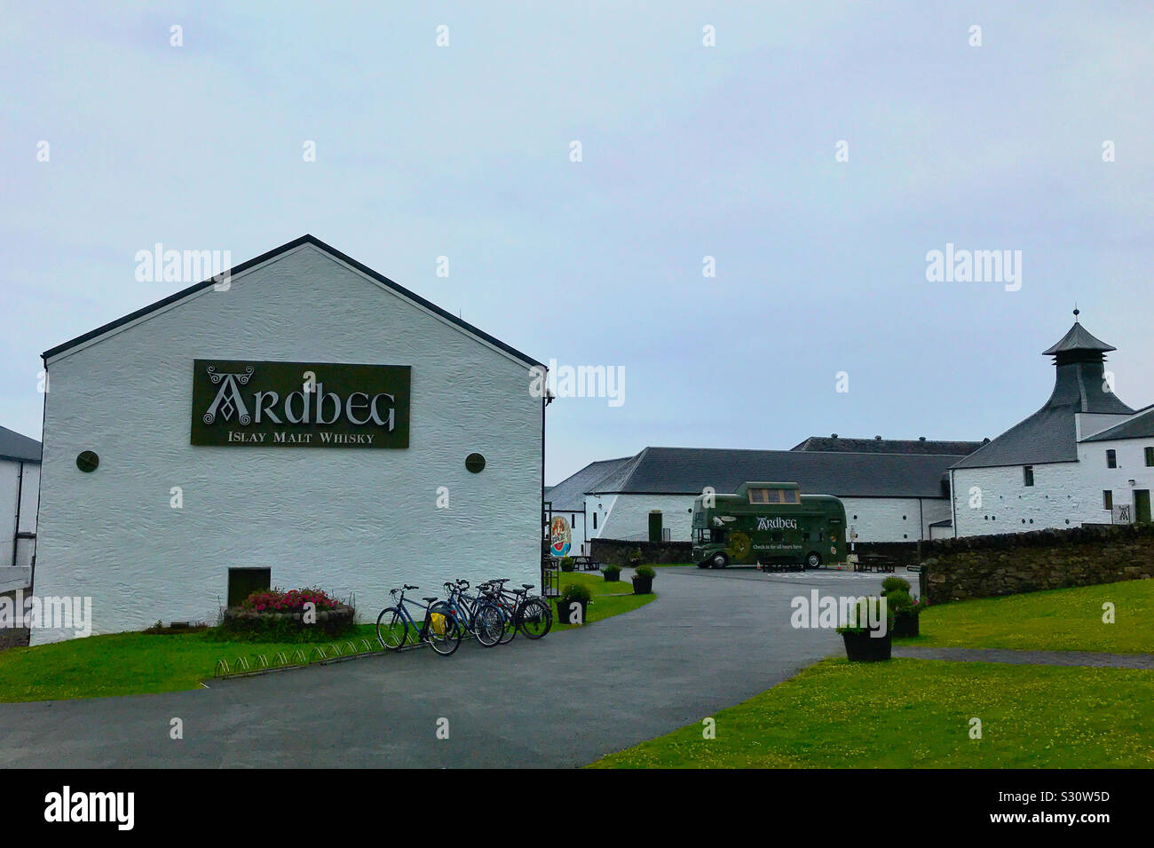 Ardbeg whisky distillery Islay, Scotland Stock Photo - Alamy