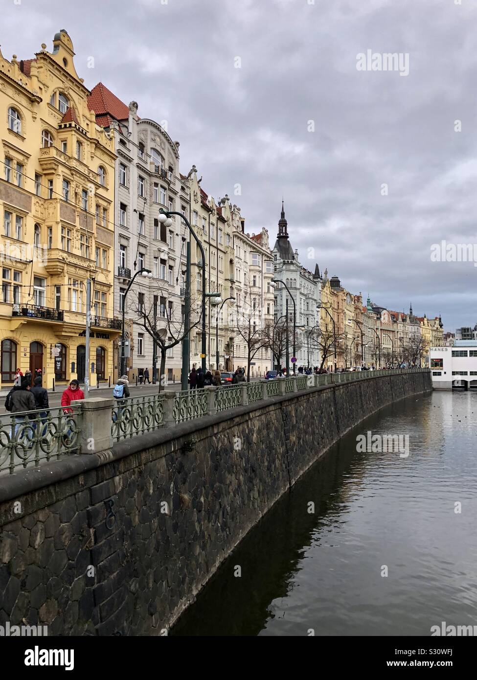 Terrace front hi-res stock photography and images - Alamy