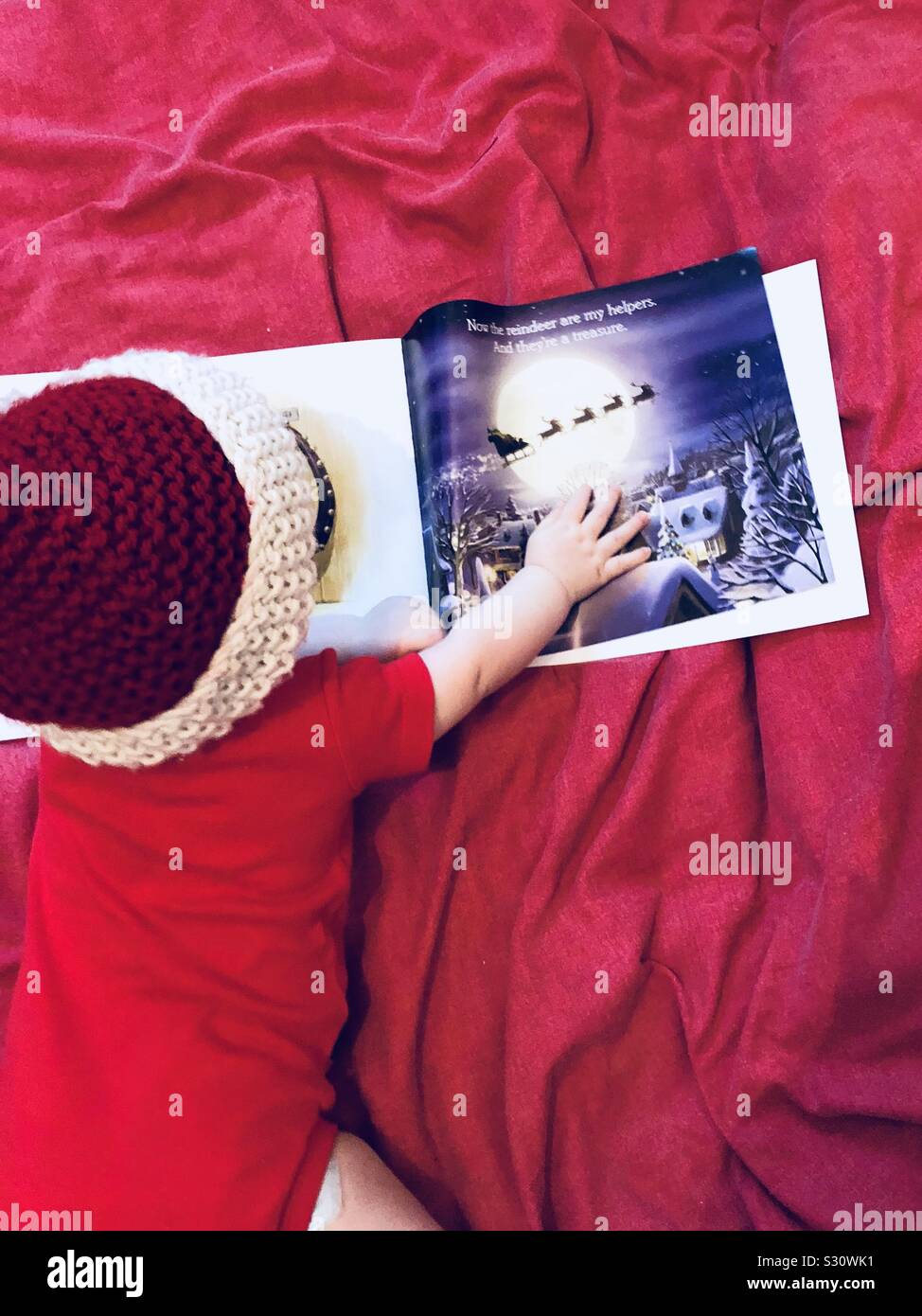 Red book baby hi-res stock photography and images - Alamy