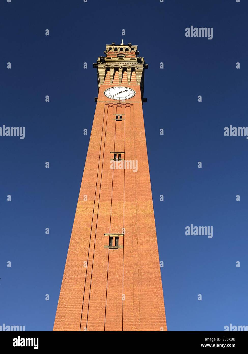Birmingham university clock tower hi-res stock photography and images ...