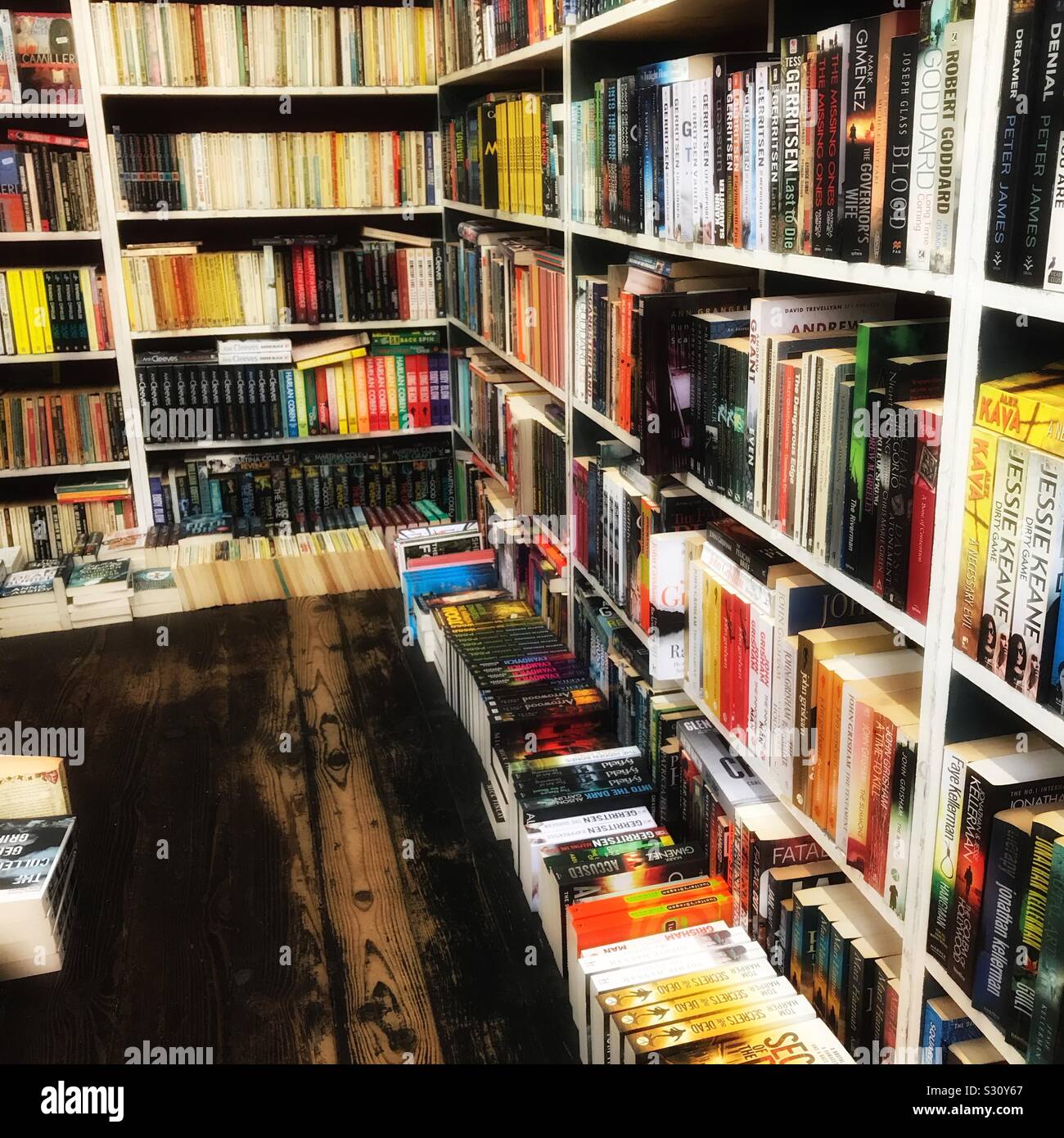 Bookstore books hi-res stock photography and images - Alamy