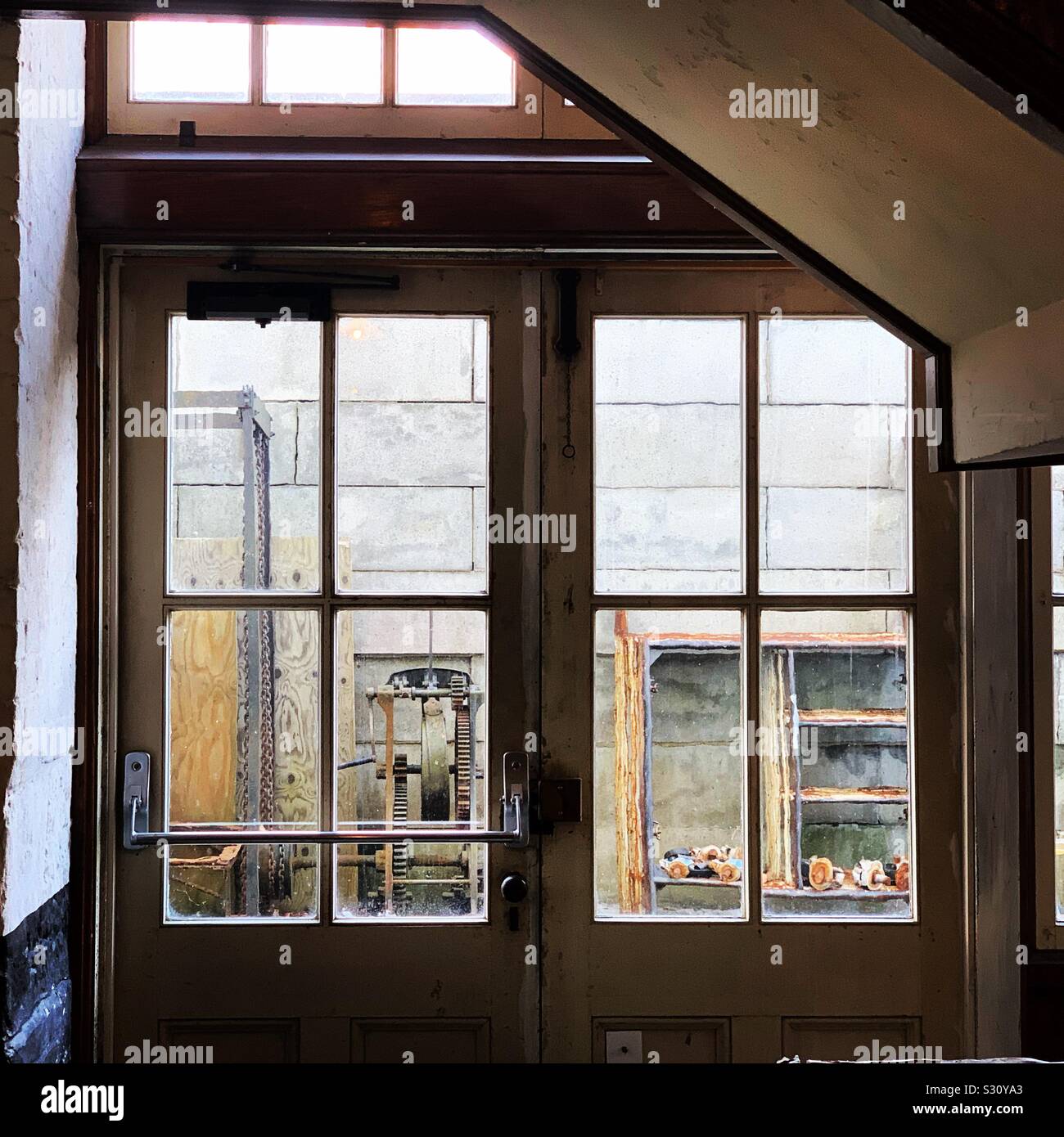 Double door windows Stock Photo - Alamy