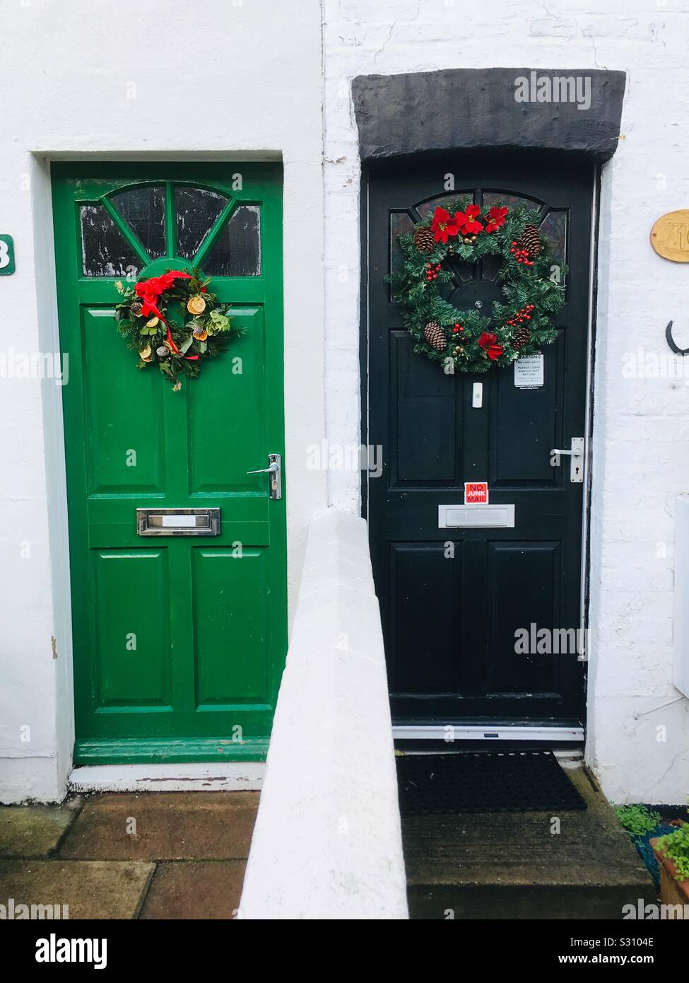 Two front doors hi-res stock photography and images - Alamy