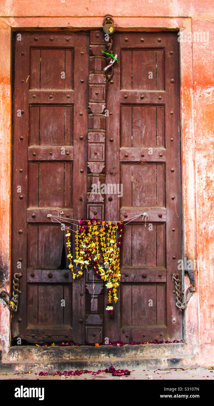 Doors of india hi-res stock photography and images - Alamy