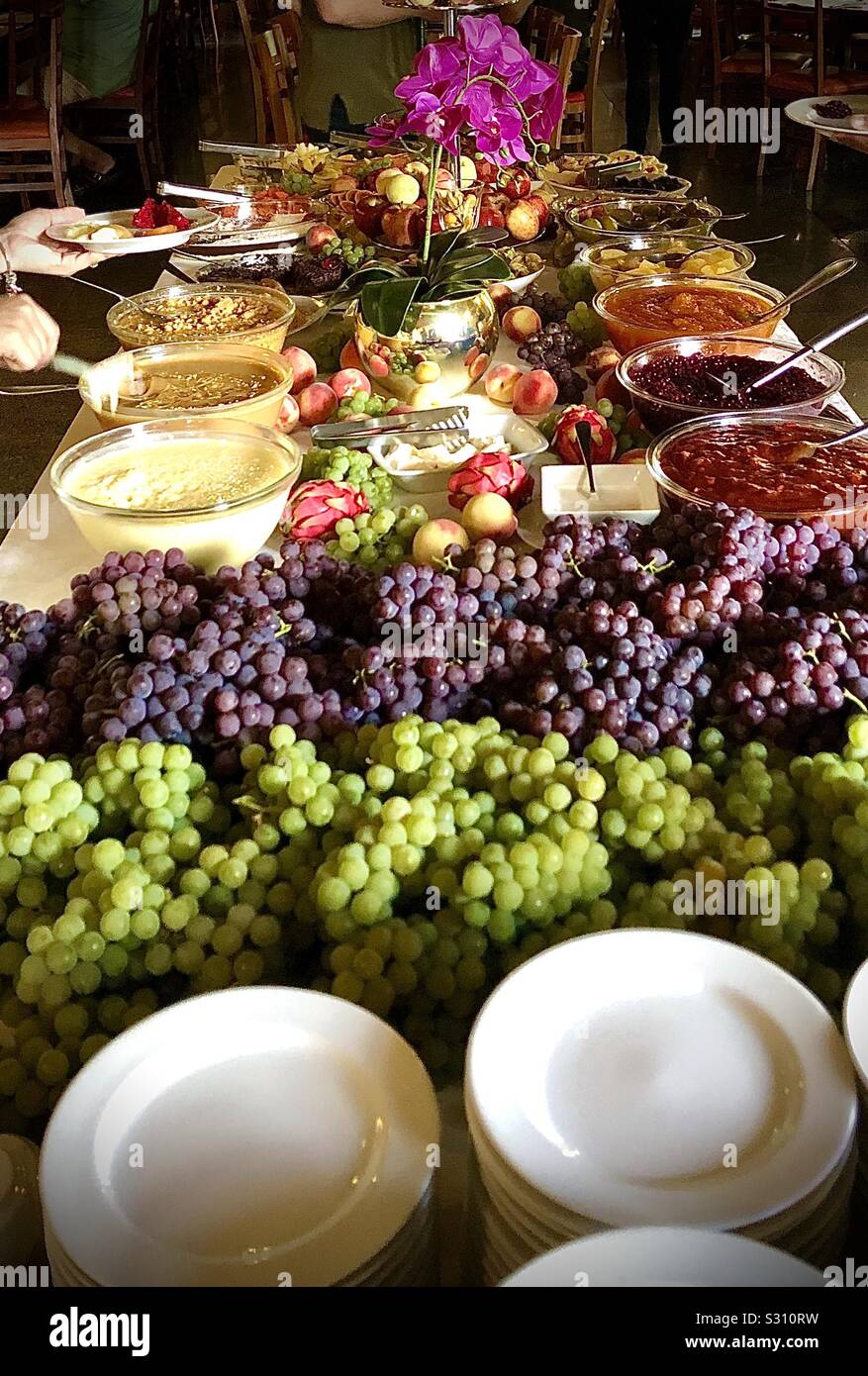 The Desert Table - Living Large Stock Photo - Alamy