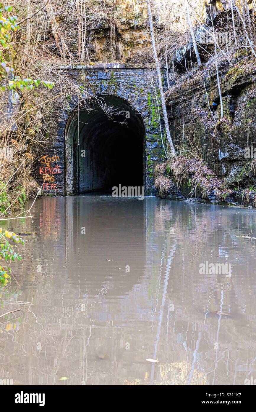 Tunnel in tennessee hi-res stock photography and images - Alamy