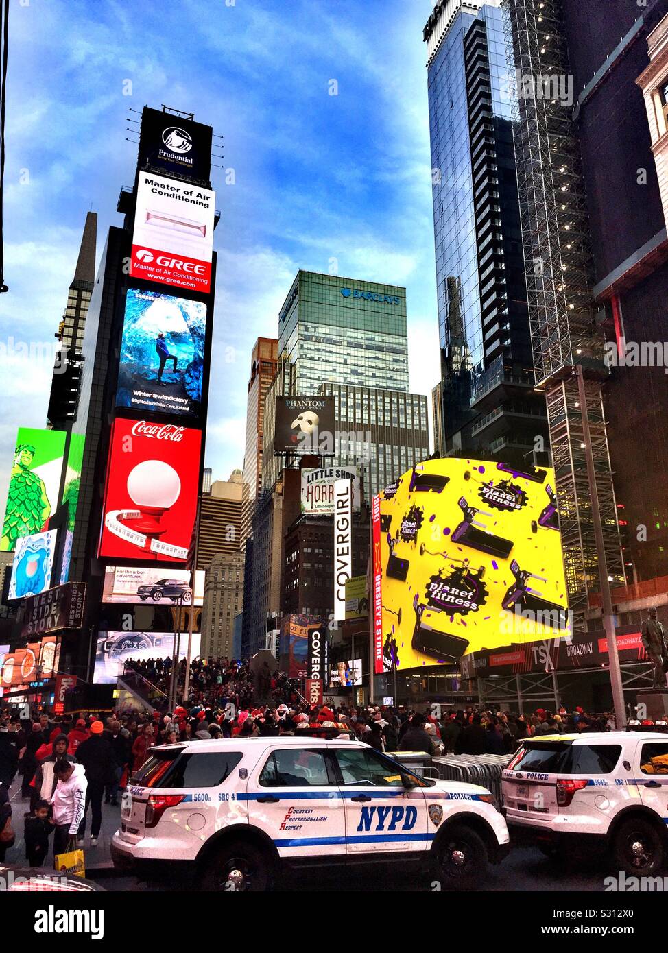 NYPD security in Times Square, NYC, USA Stock Photo - Alamy