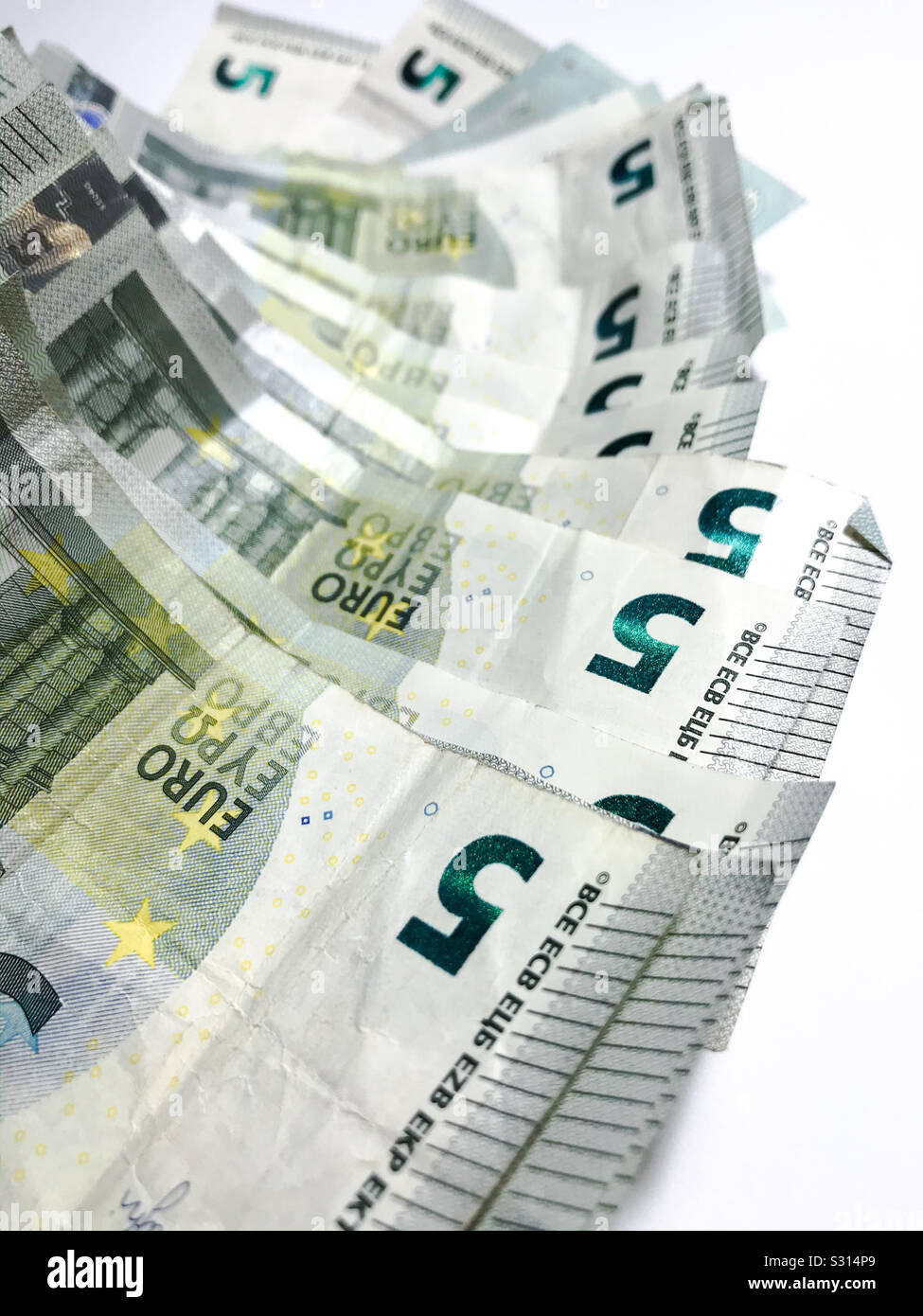 Five euro note hi-res stock photography and images - Alamy