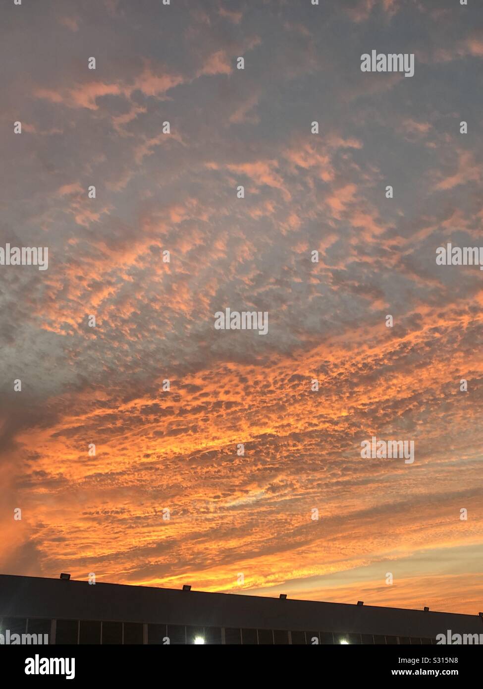 Sky natural hi-res stock photography and images - Alamy