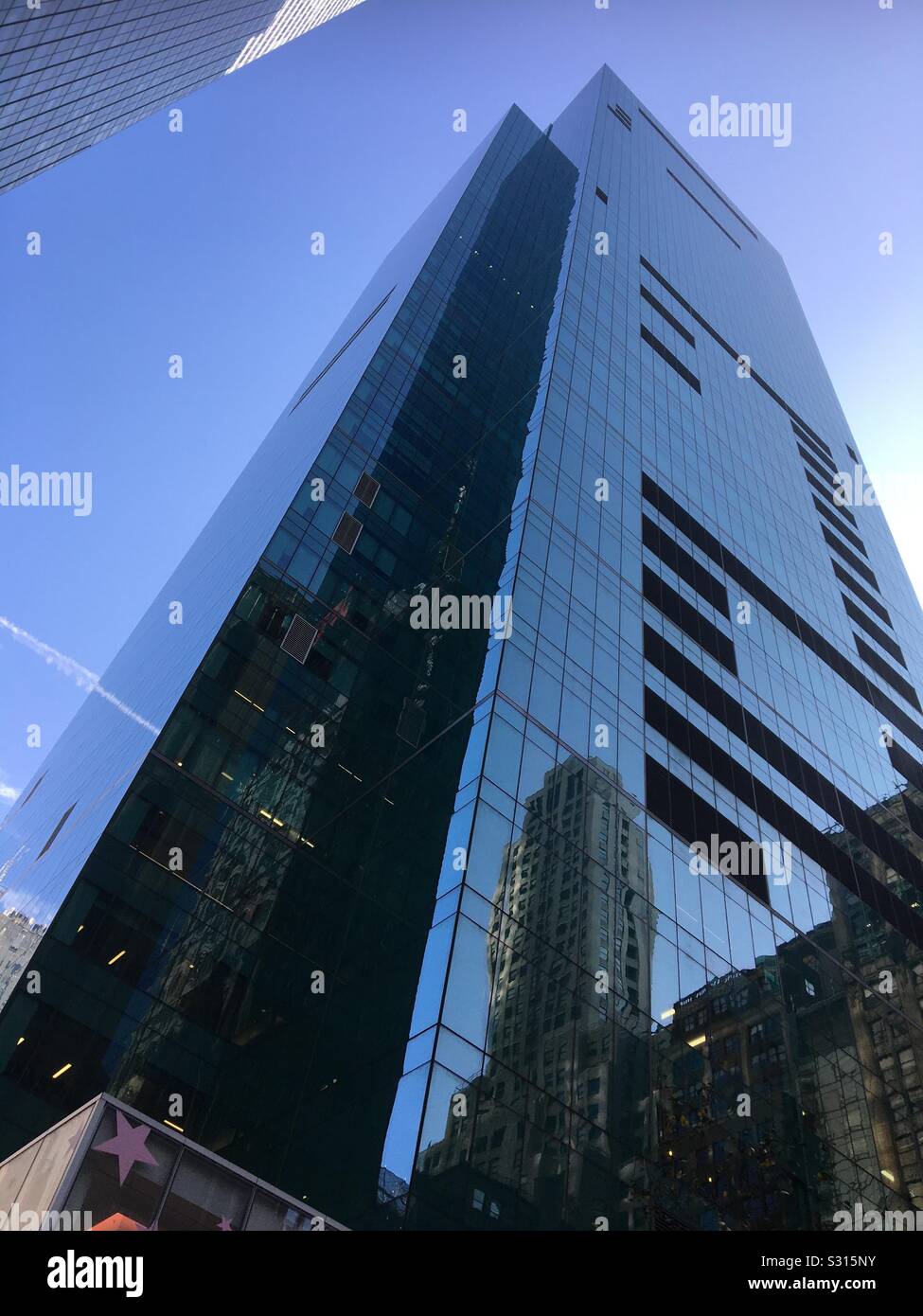 Tall building hi-res stock photography and images - Alamy