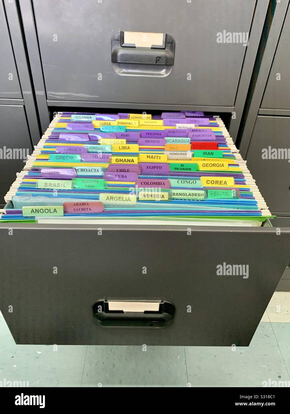 Office Files By Country In Spanish Stock Photo Alamy office-files-by-country-in-spanish-stock-photo-alamy