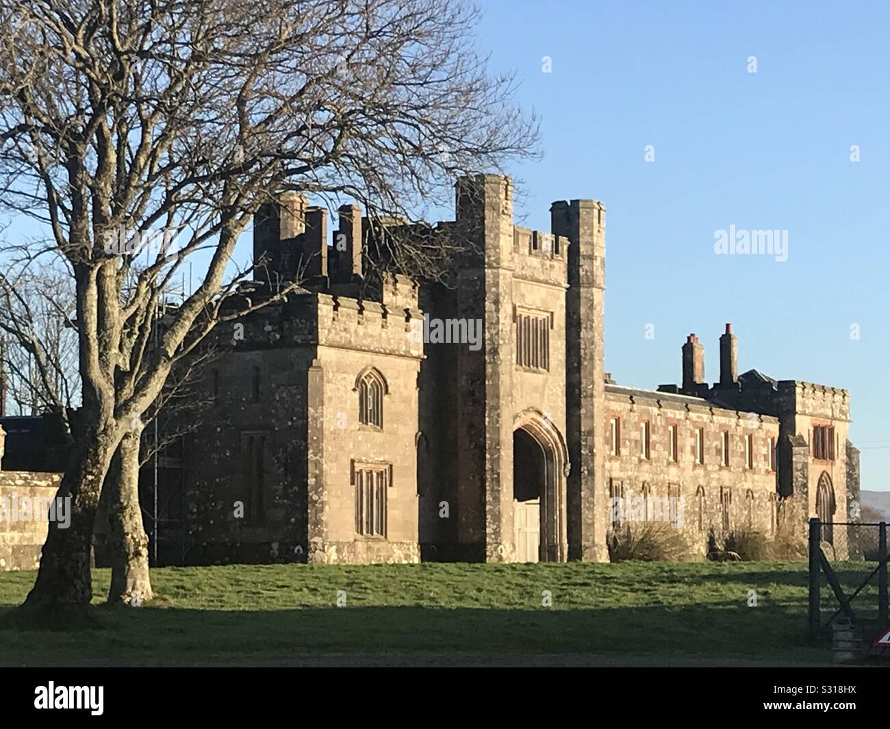 Toward castle hi-res stock photography and images - Alamy