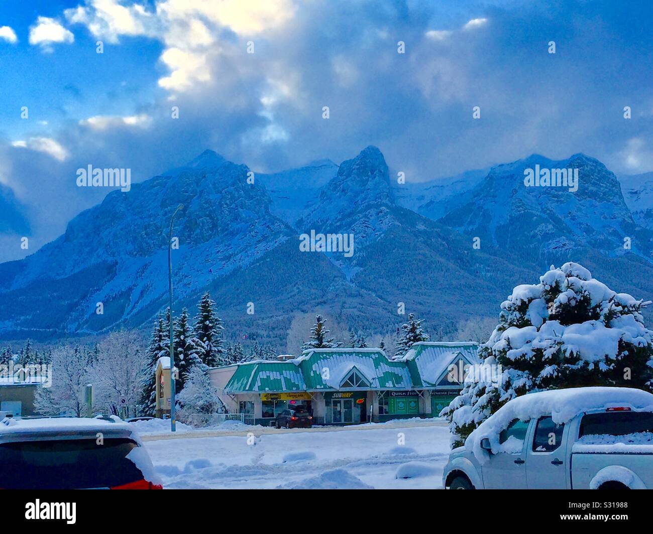 Travel Canmore, Alberta, winter wonderland, Canadian Rockies , snowy ...