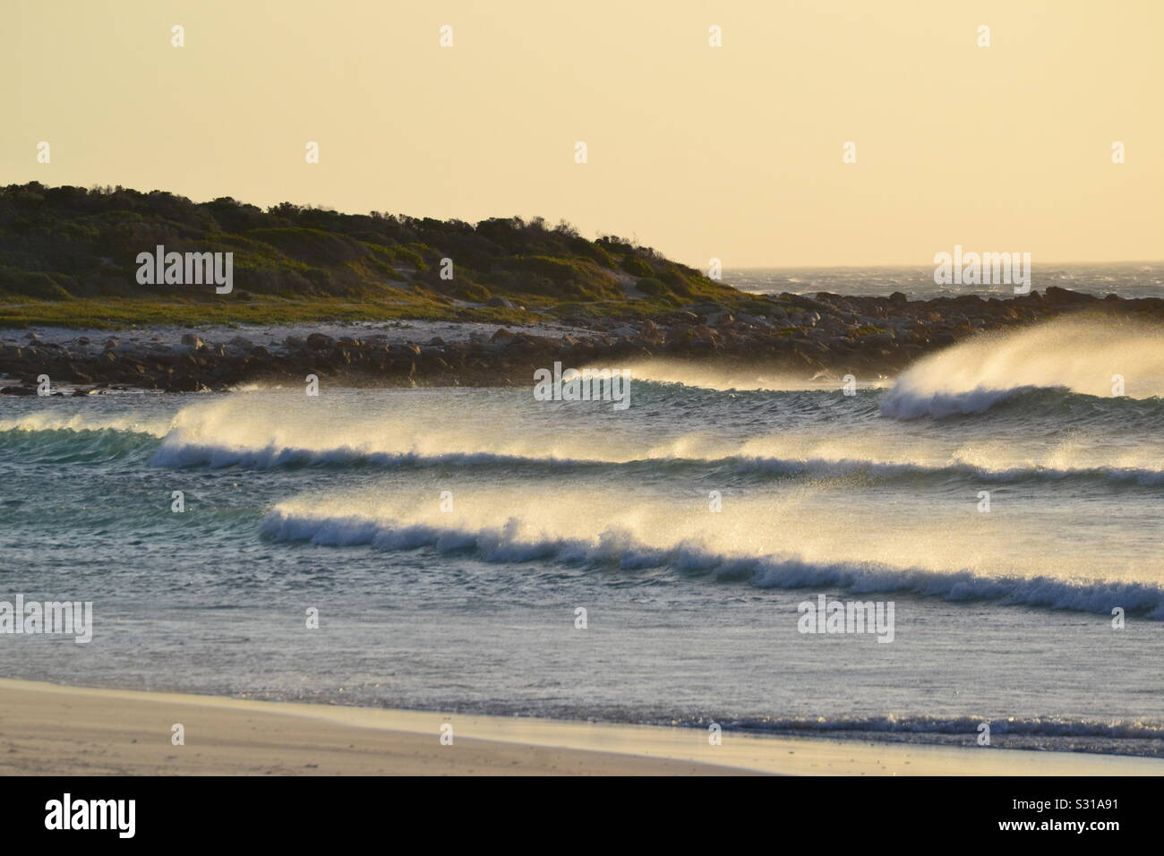 Waves mist hi-res stock photography and images - Alamy