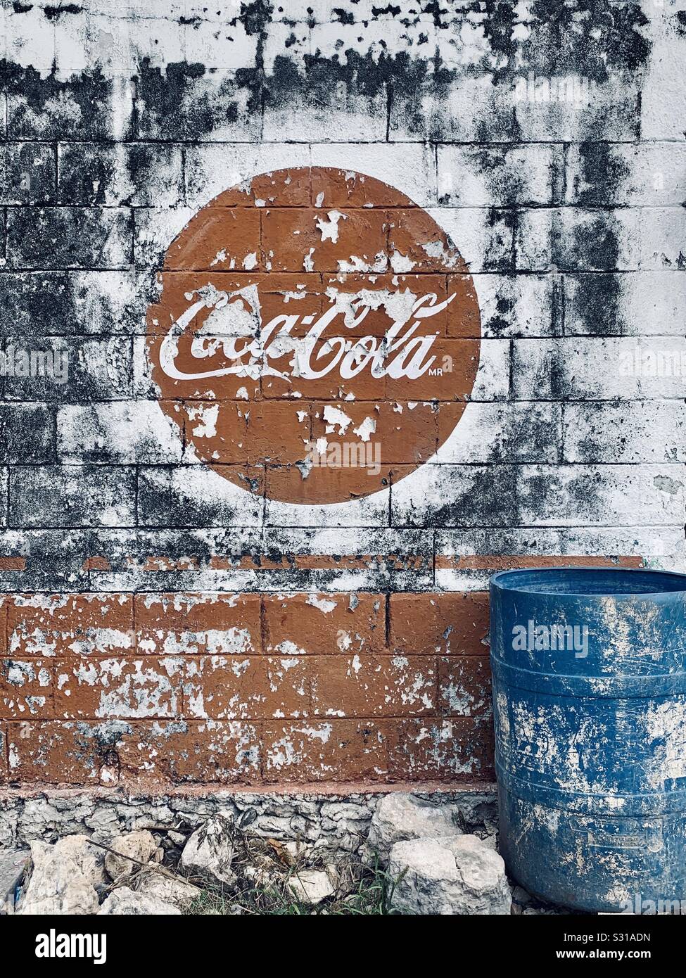 Old coca cola sign hi-res stock photography and images - Alamy