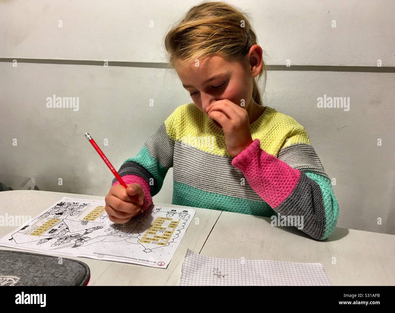 Working homework hi-res stock photography and images - Alamy