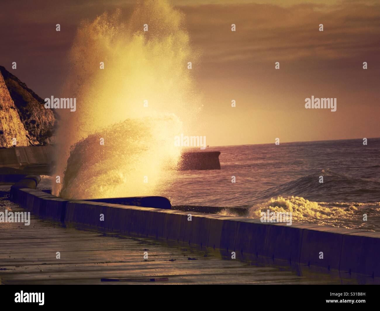 Heavy sea waves hi-res stock photography and images - Alamy