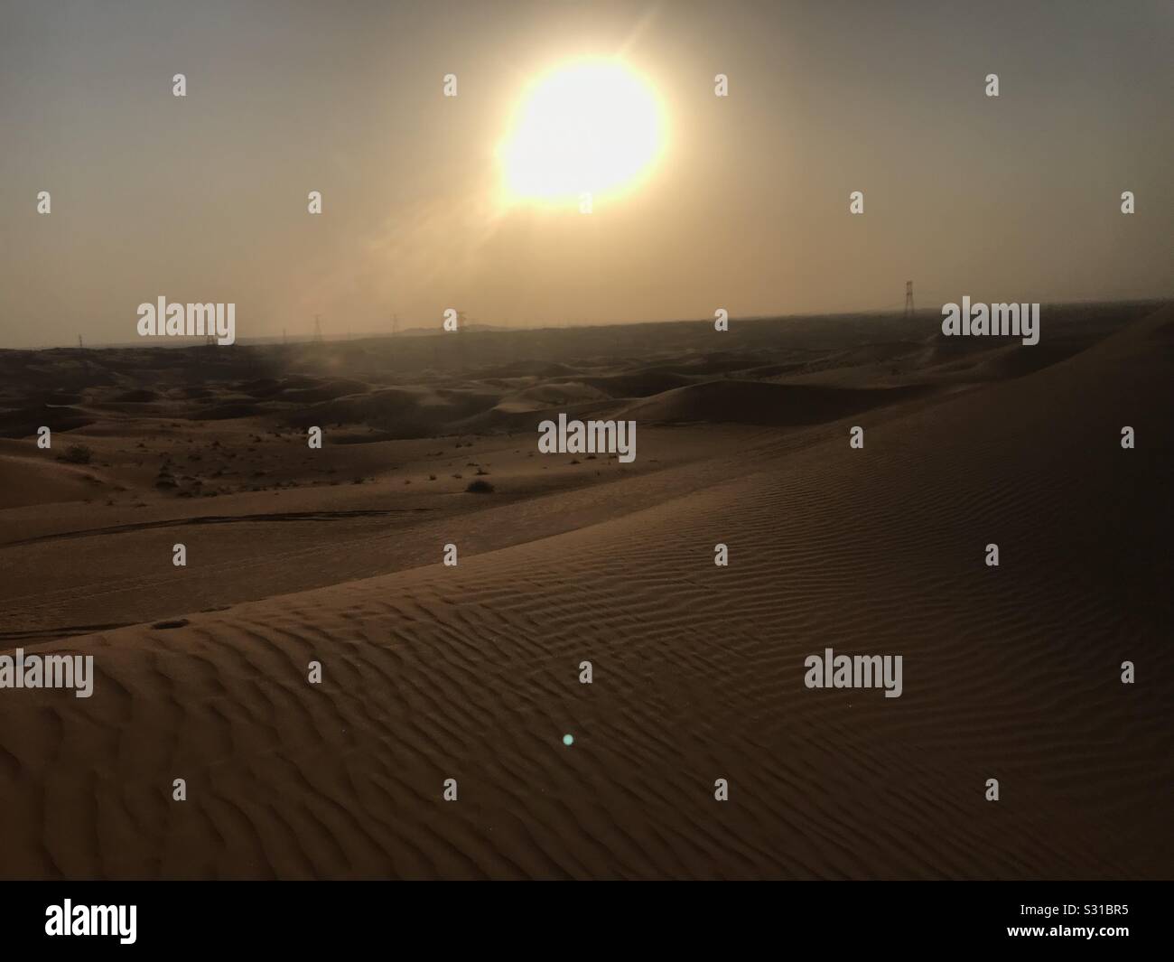 Uae desert hi-res stock photography and images - Alamy