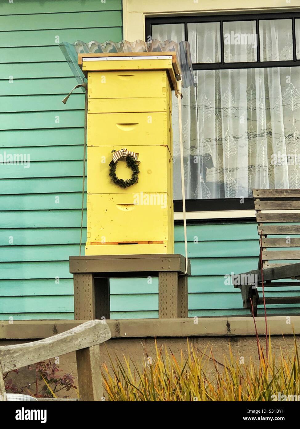 Beehive beekeeper hi-res stock photography and images - Alamy