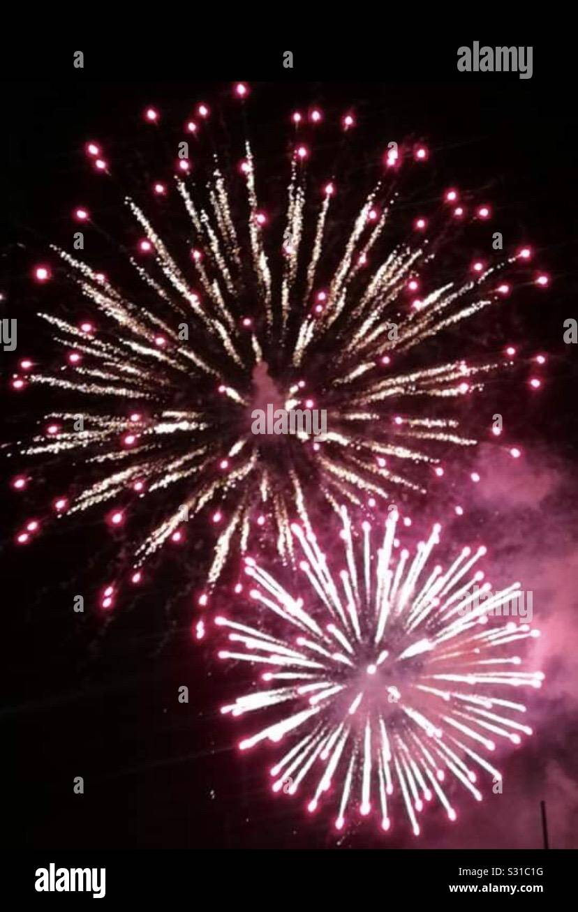 Family friendly fireworks hi-res stock photography and images - Alamy