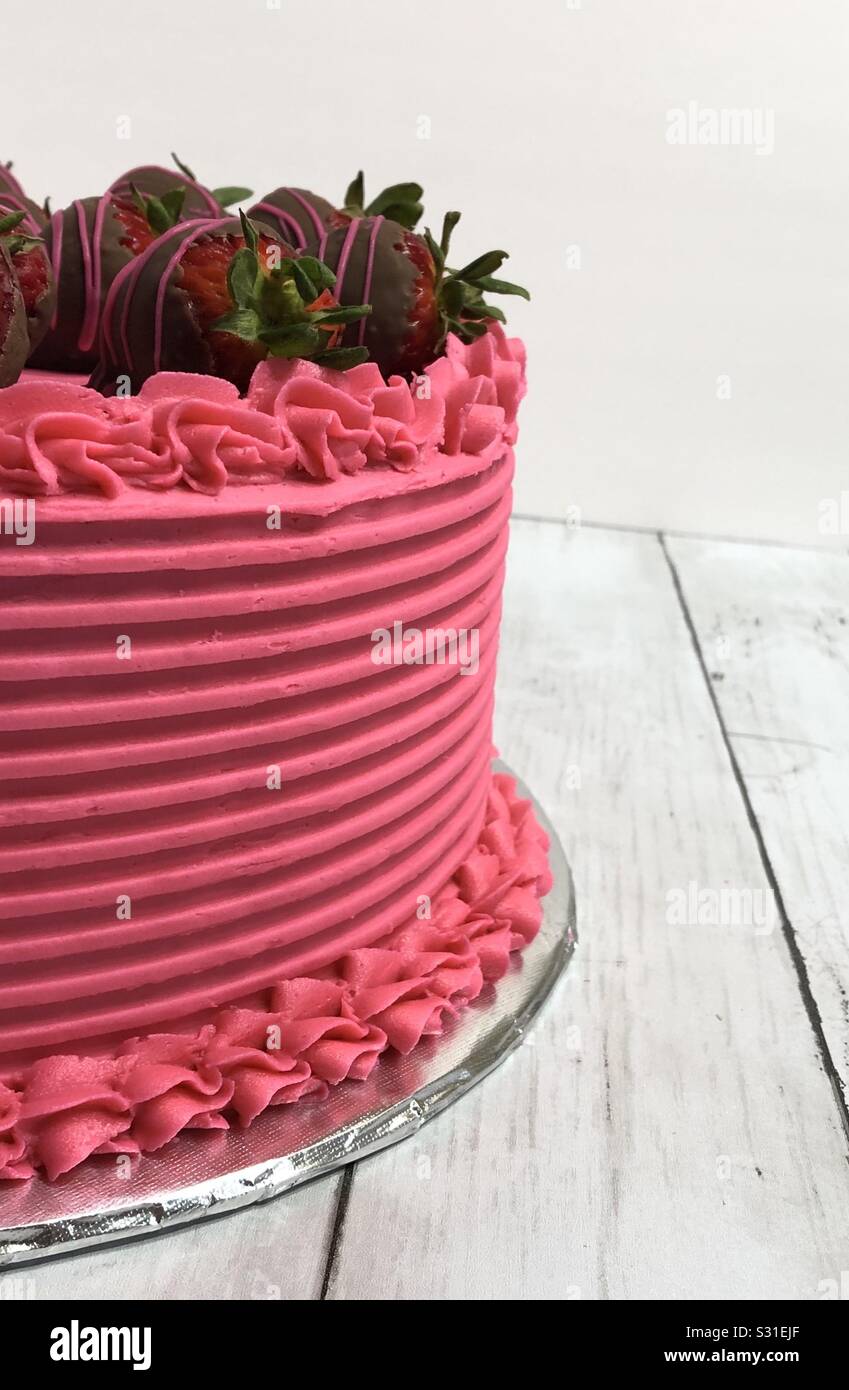 Cake pink texture hi-res stock photography and images - Alamy