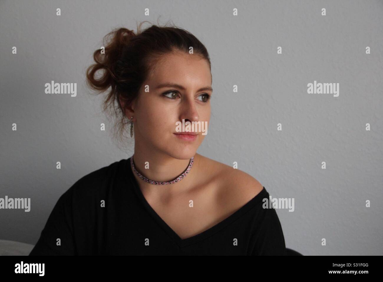 Messy bun hi-res stock photography and images - Alamy