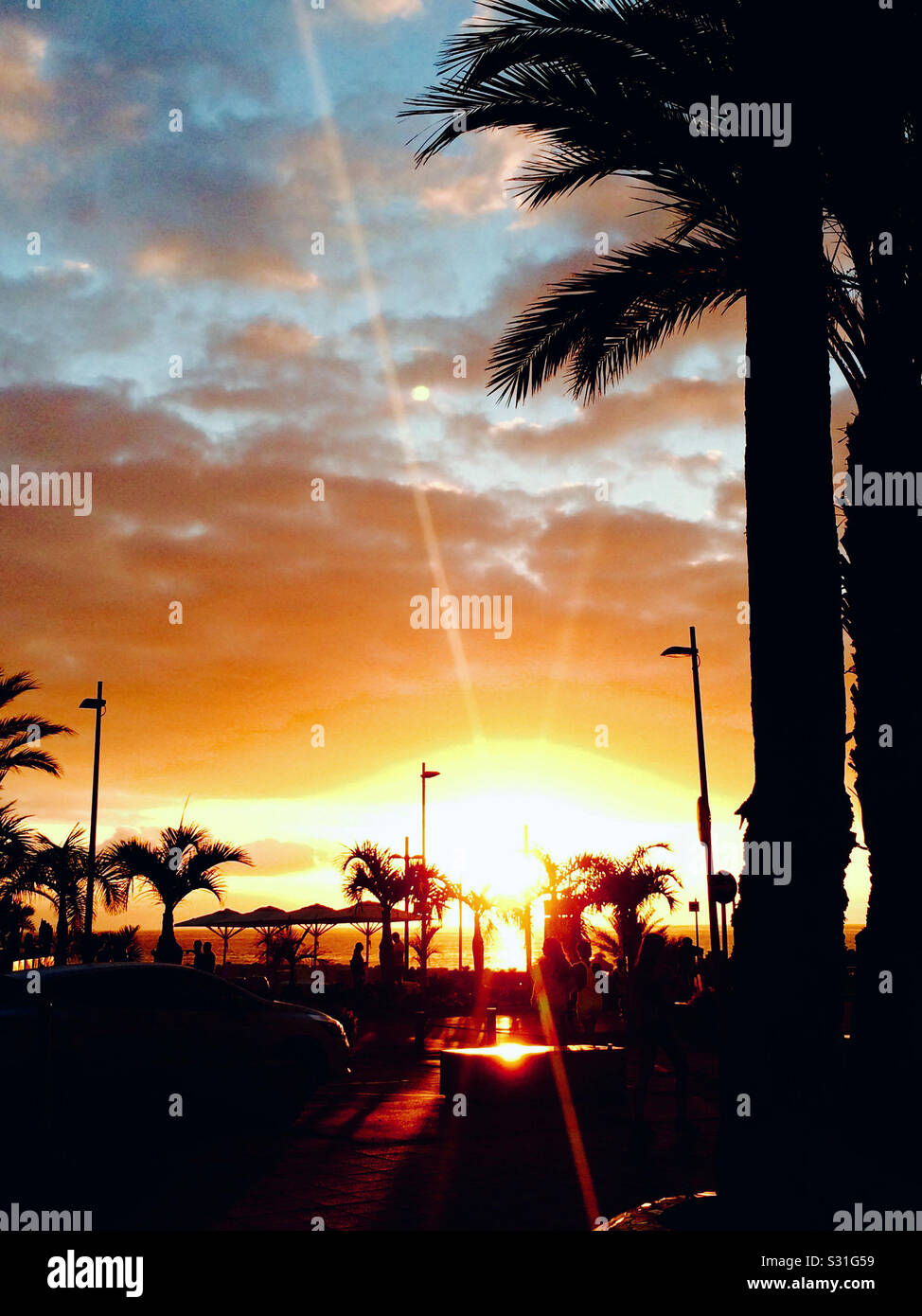 Holiday sun shining hi-res stock photography and images - Alamy