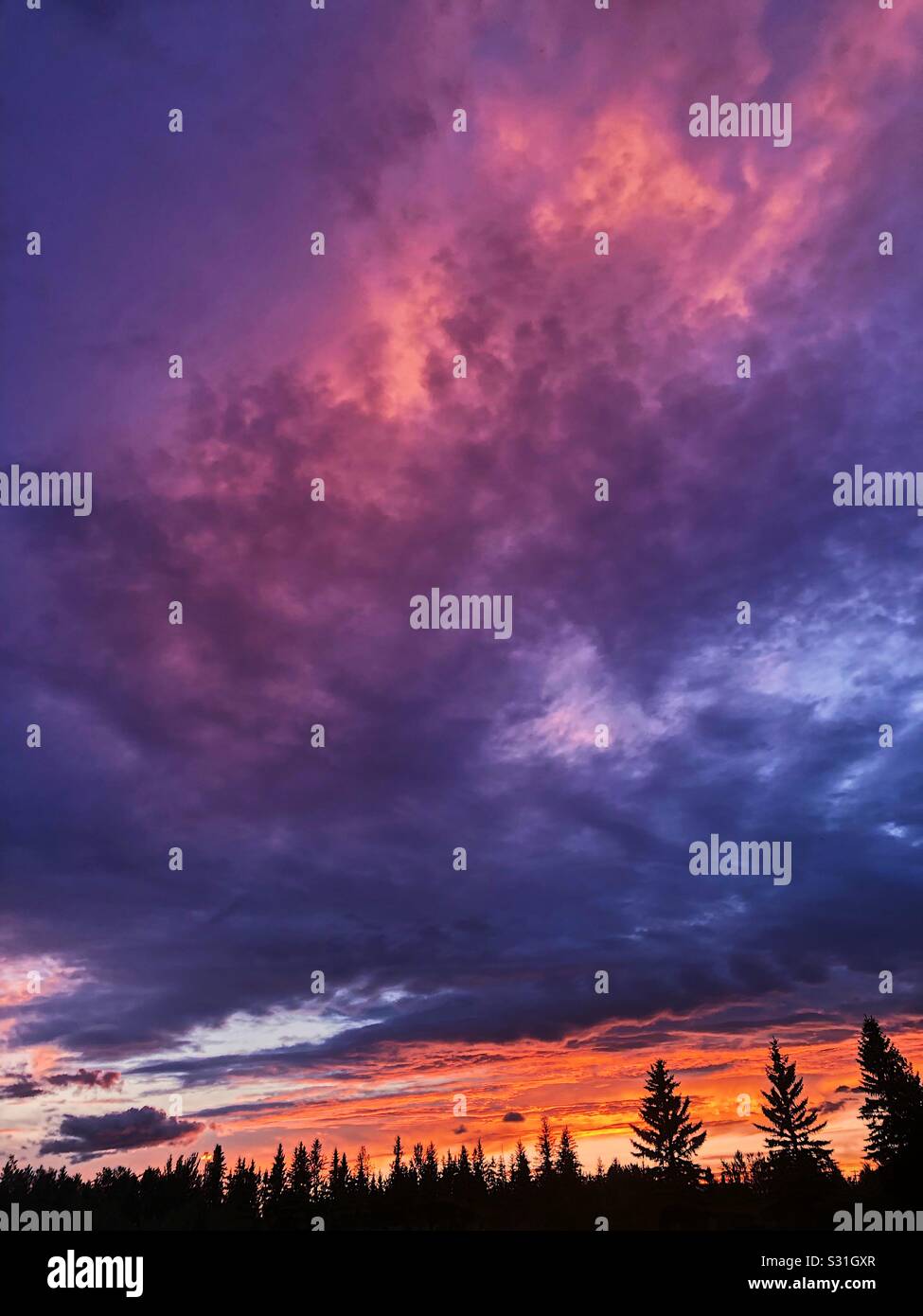 Rolling sunset hi-res stock photography and images - Alamy