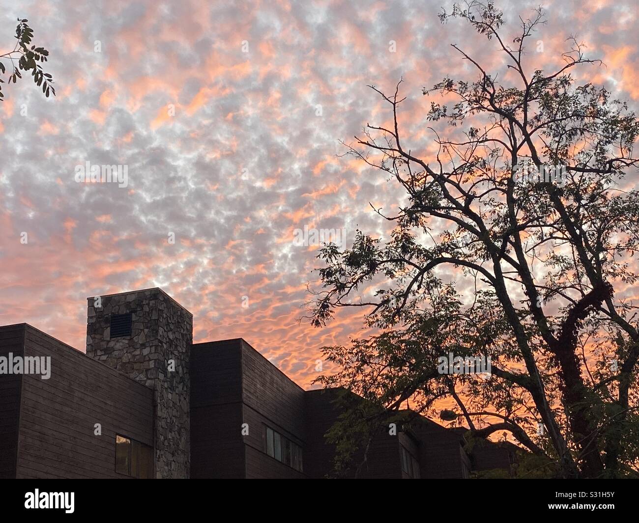 Aesthetic sunset clouds hi-res stock photography and images - Alamy